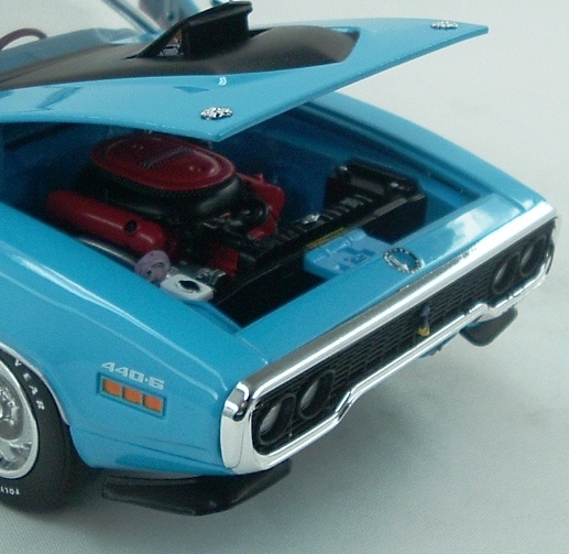 Die-cast: Auto World 1971 Plymouth Road Runner – Savage On Wheels