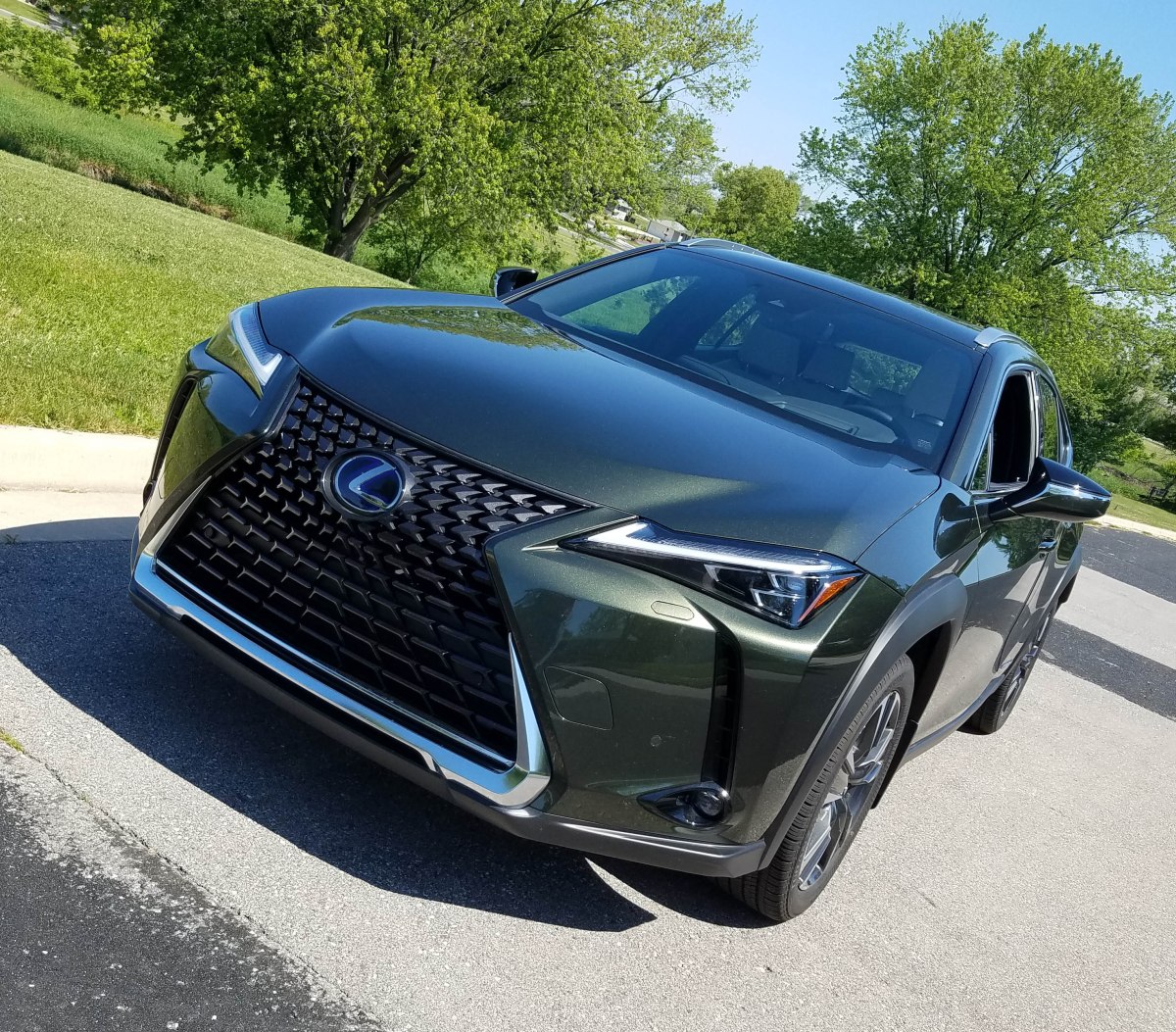 2020 Lexus UX 250h Luxury – Savage On Wheels