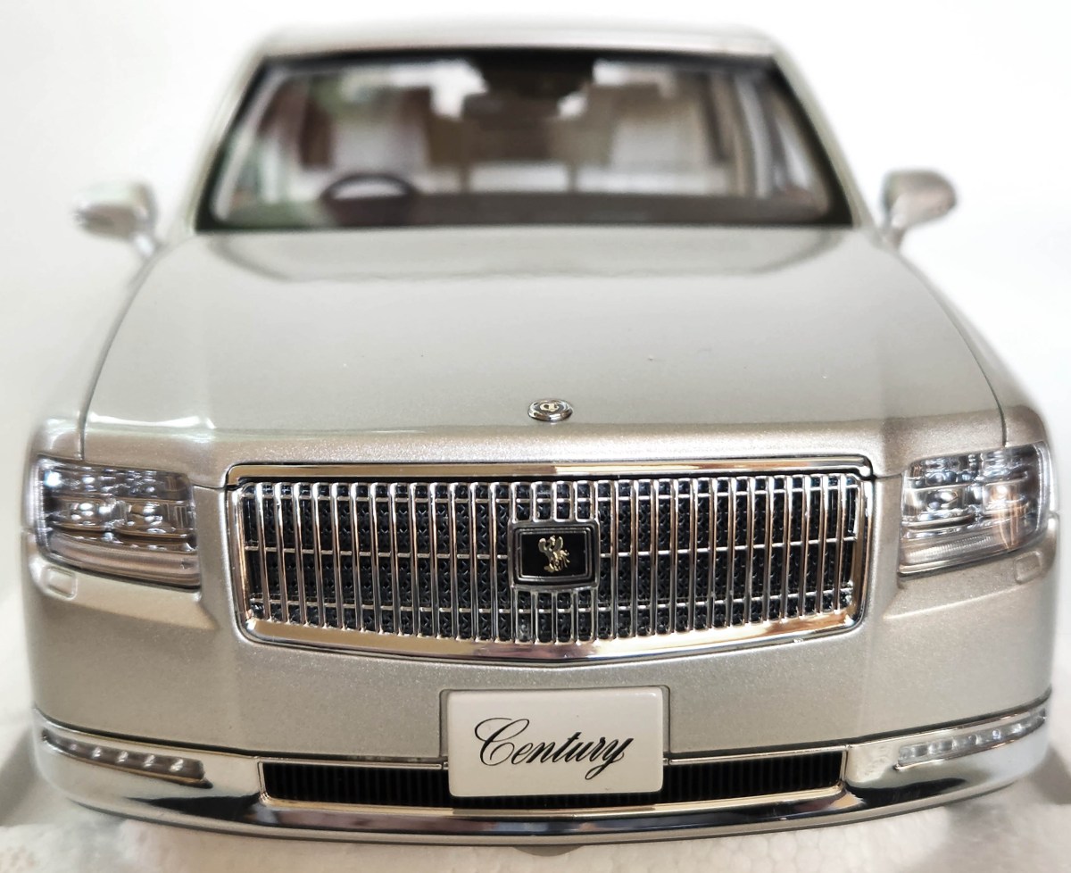 Toyota Century, 2018 Limo – Savage On Wheels