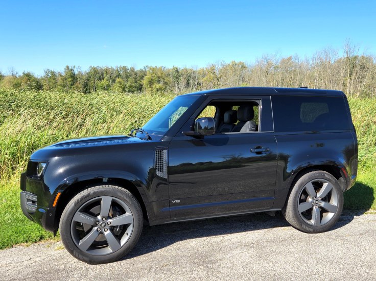 2022 Land Rover Defender 90 V8 – Savage On Wheels