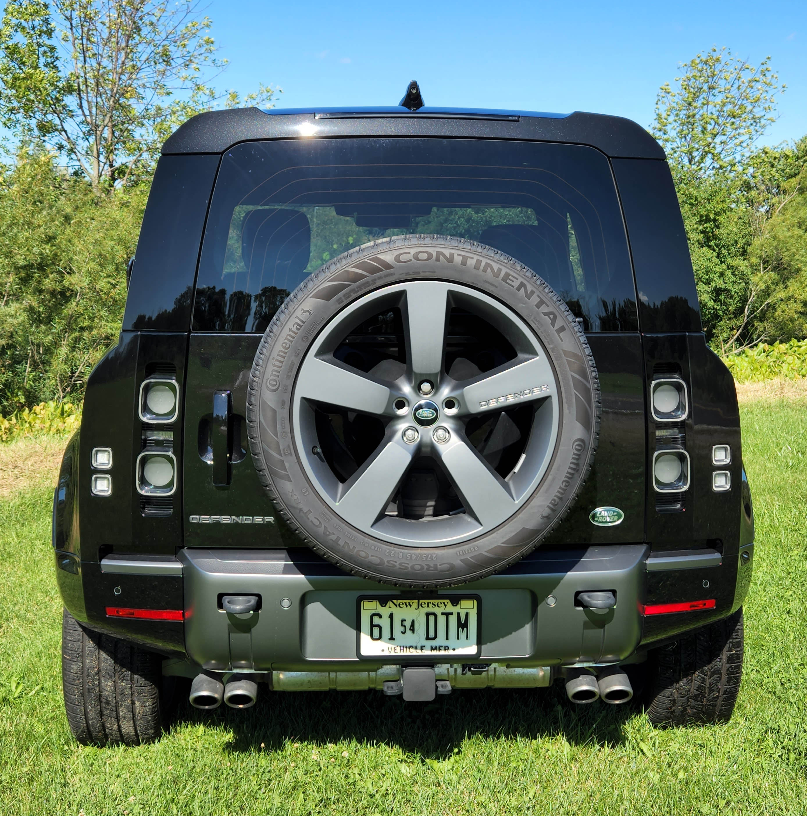 2022 Land Rover Defender 90 V8 – Savage On Wheels