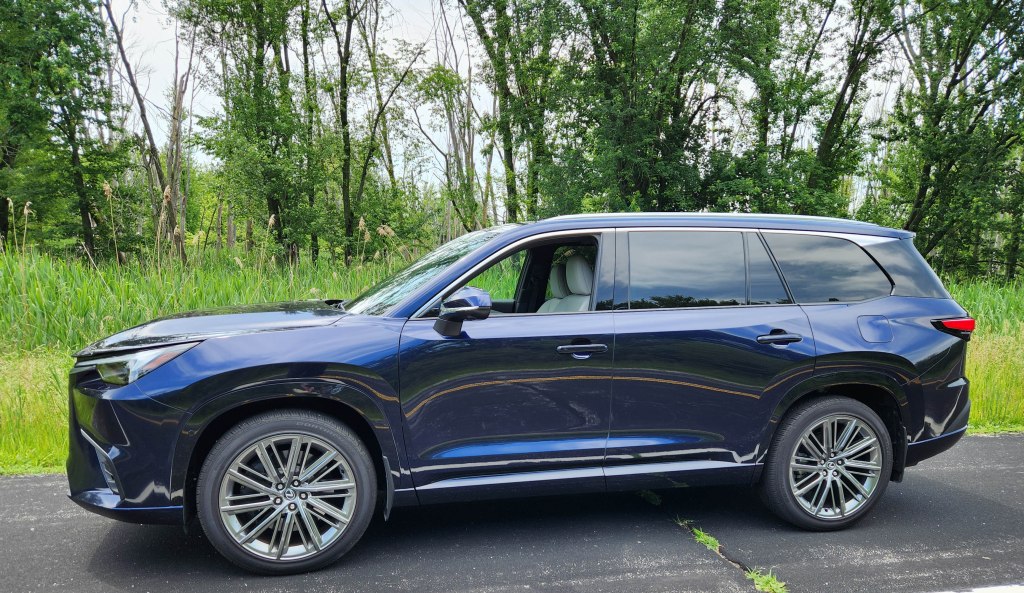 Review: 2024 Lexus TX 550h+ Luxury – Savage On Wheels