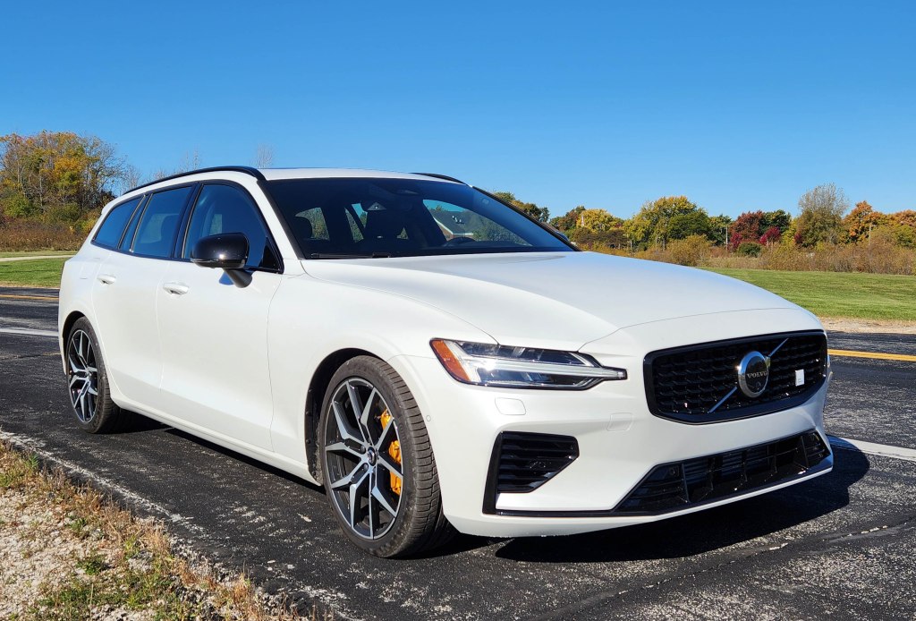 Review: 2025 Volvo V60 T8 AWD – Savage On Wheels