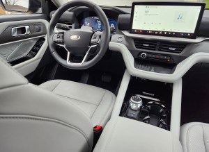 Review: 2025 Ford Explorer Platinum 4WD – Savage On Wheels