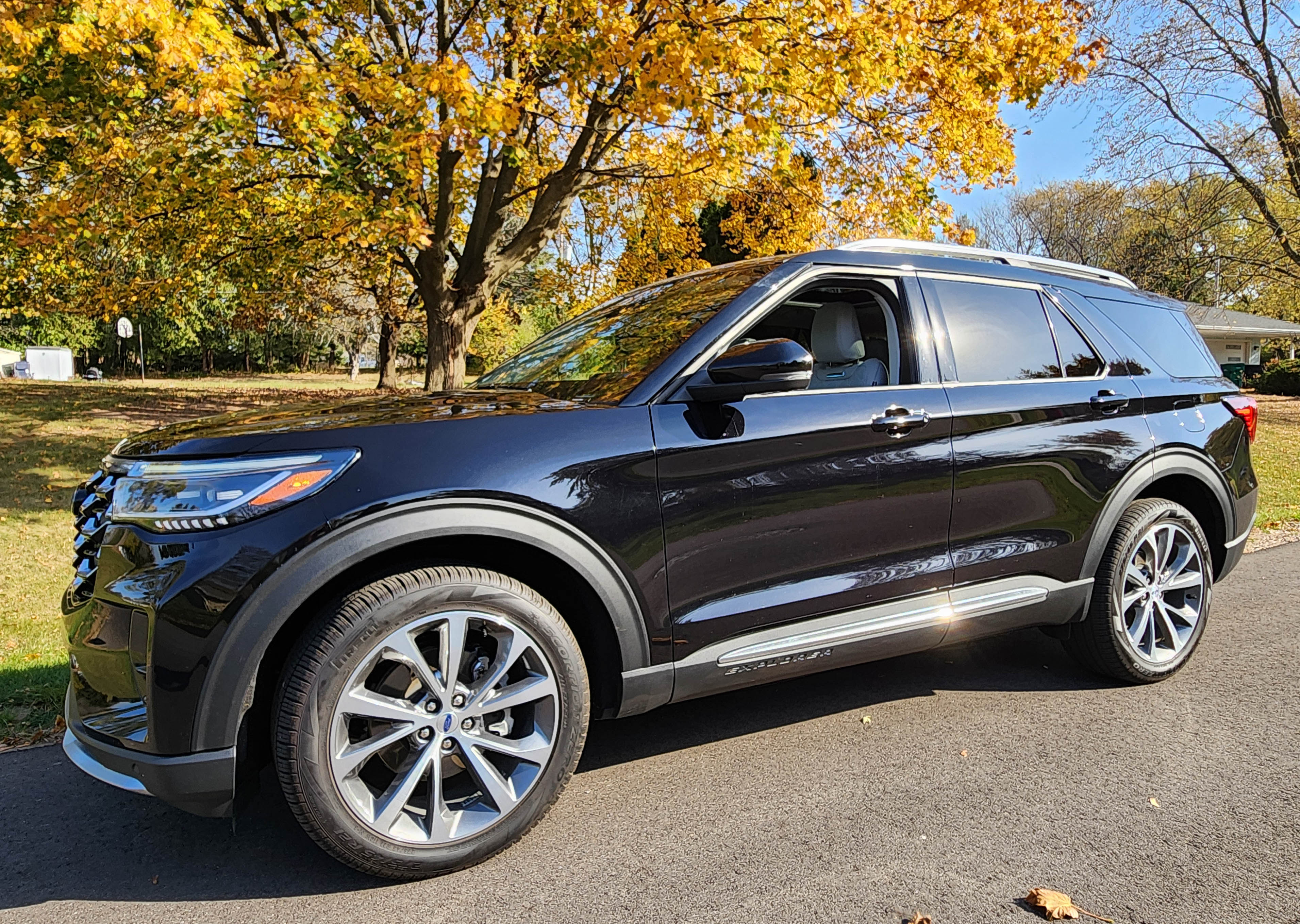 Review: 2025 Ford Explorer Platinum 4WD – Savage On Wheels