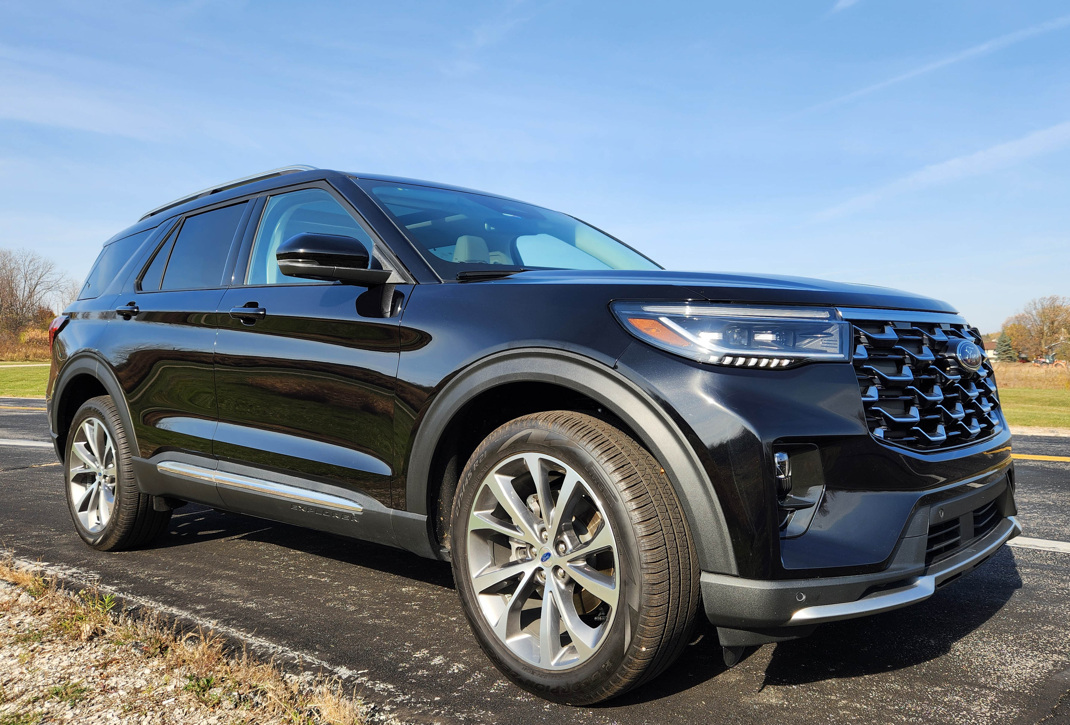 Review: 2025 Ford Explorer Platinum 4WD – Savage On Wheels