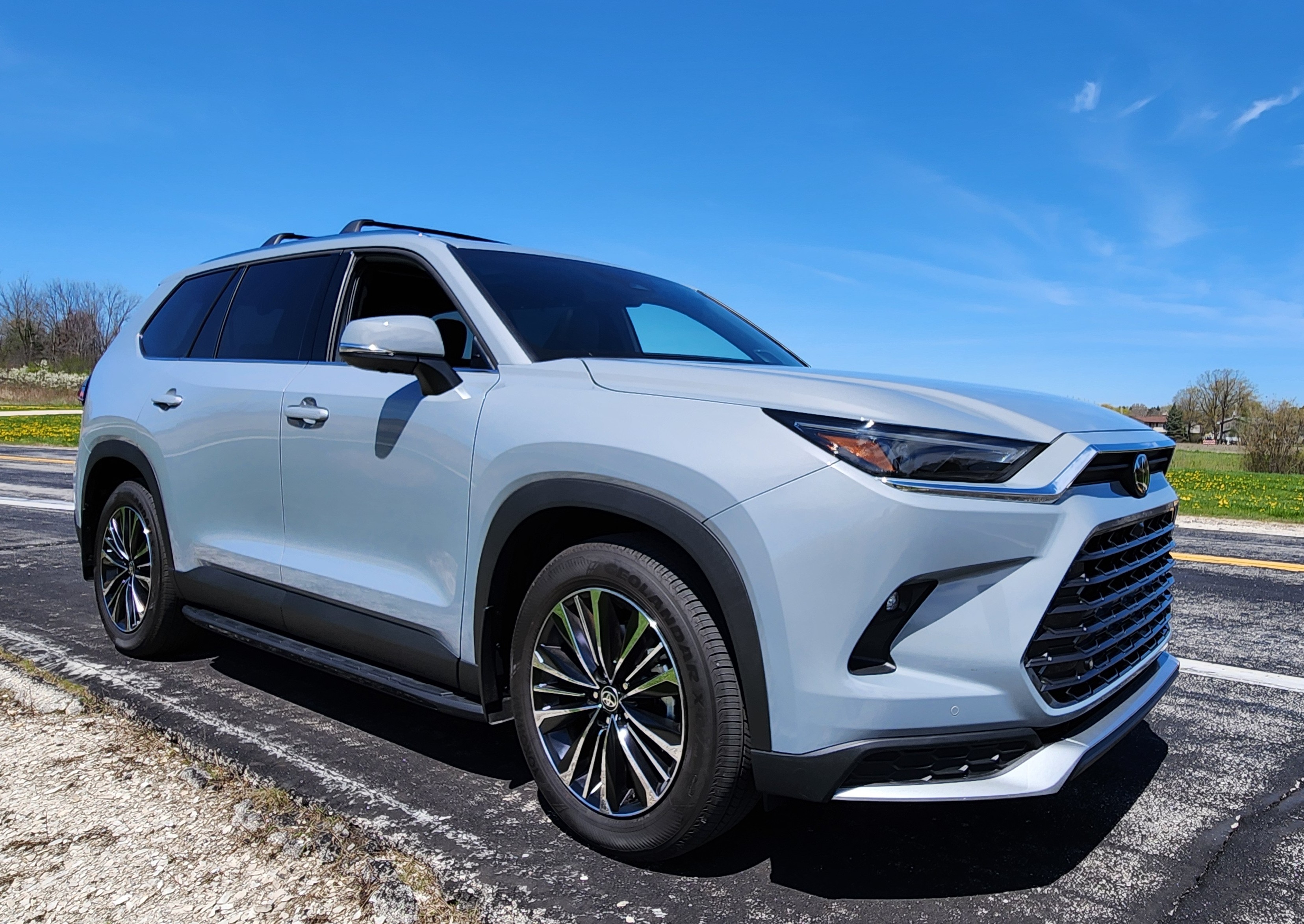 Review: Toyota Grand Highlander Platinum Hybrid MAX – Savage On Wheels