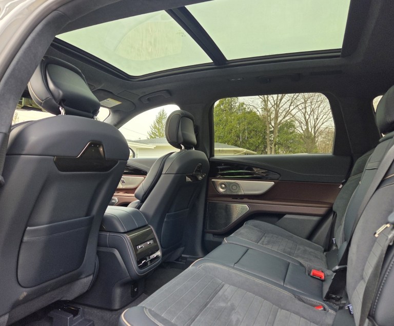 Review: 2026 Lincoln Nautilus Black Label – Savage On Wheels