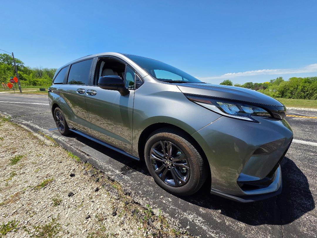 Review: 2026 Toyota Sienna XSE AWD – Savage On Wheels